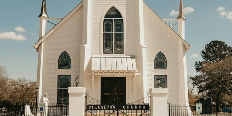 What Is Inside a Catholic Church? | Franciscan Media