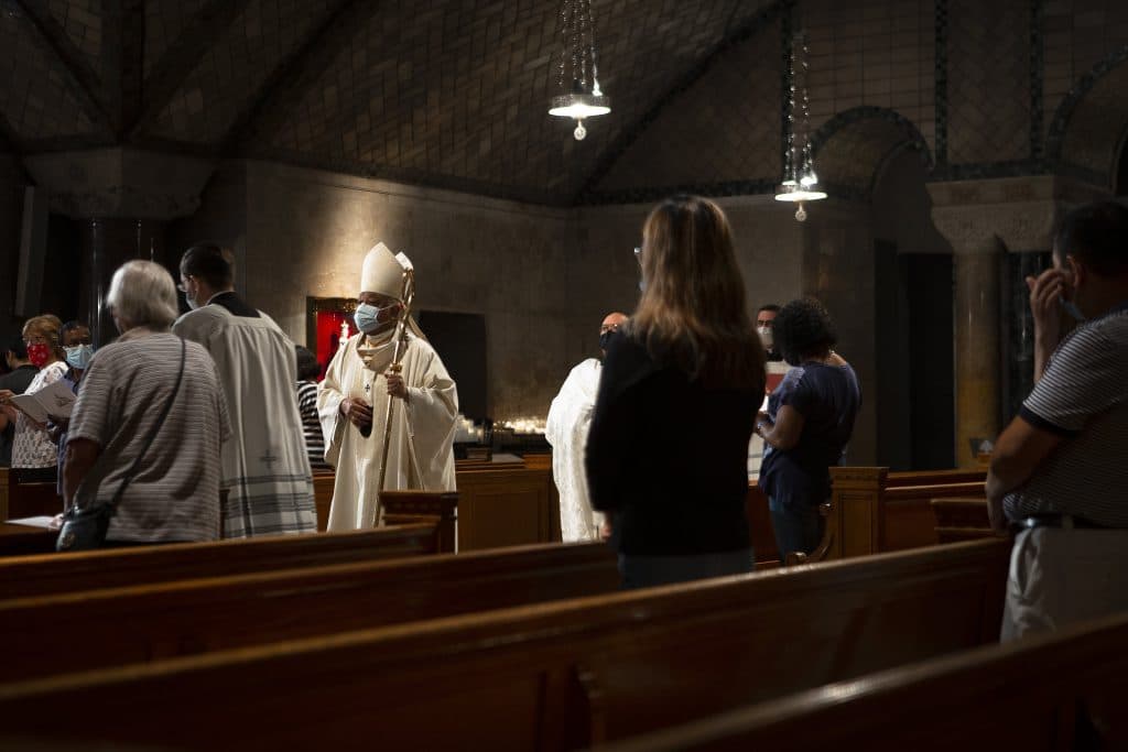 Pew: Catholic numbers hold steady, ‘nones’ rise, Protestants decrease ...
