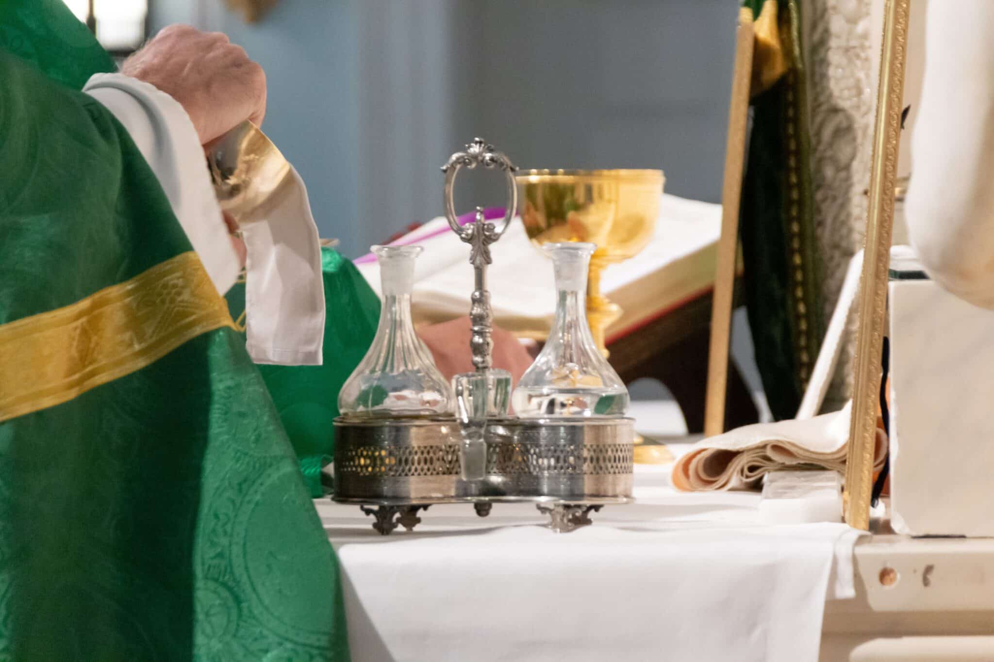 Receiving Holy Communion In A Protestant Church Franciscan Media