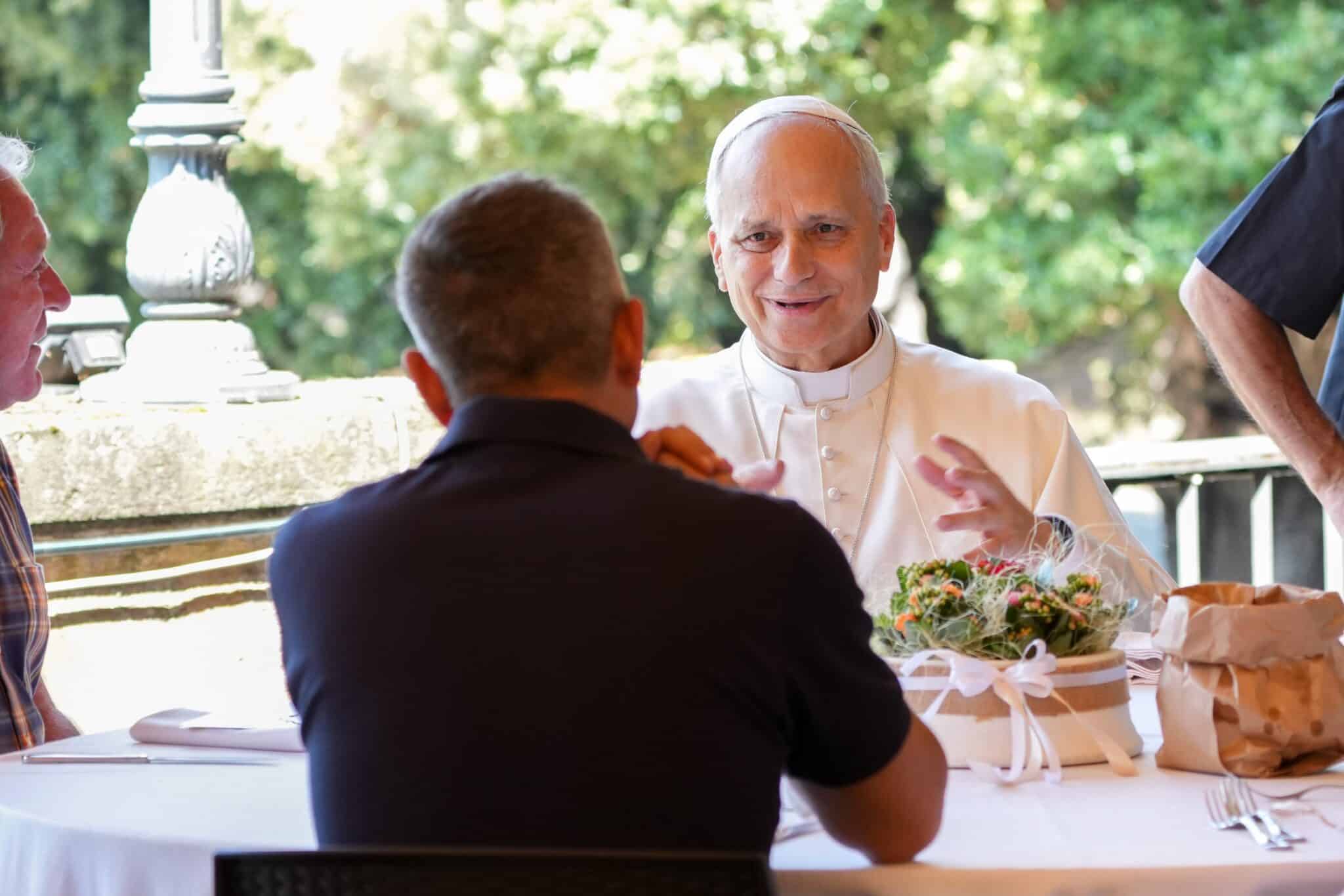 Burn with 'fire' of God's love, pope says at Mass, lunch with the poor ...